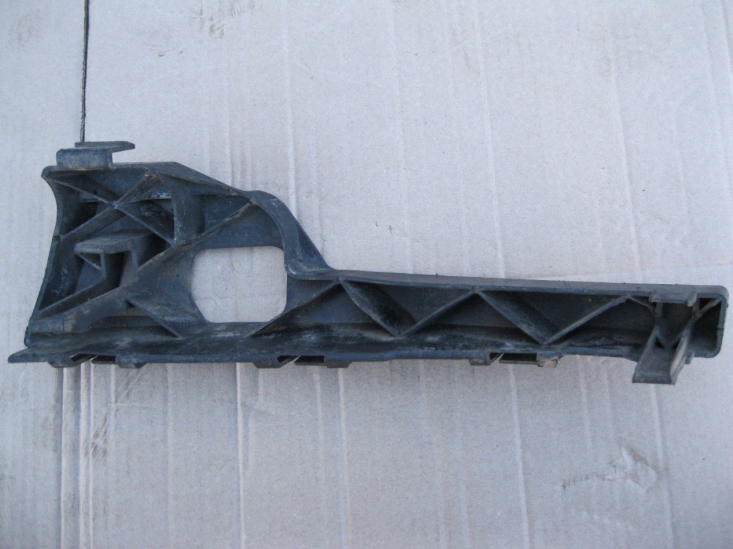 Ford Focus 2 Кронштейн бампера переднего правый. Купить по низкой цене ...