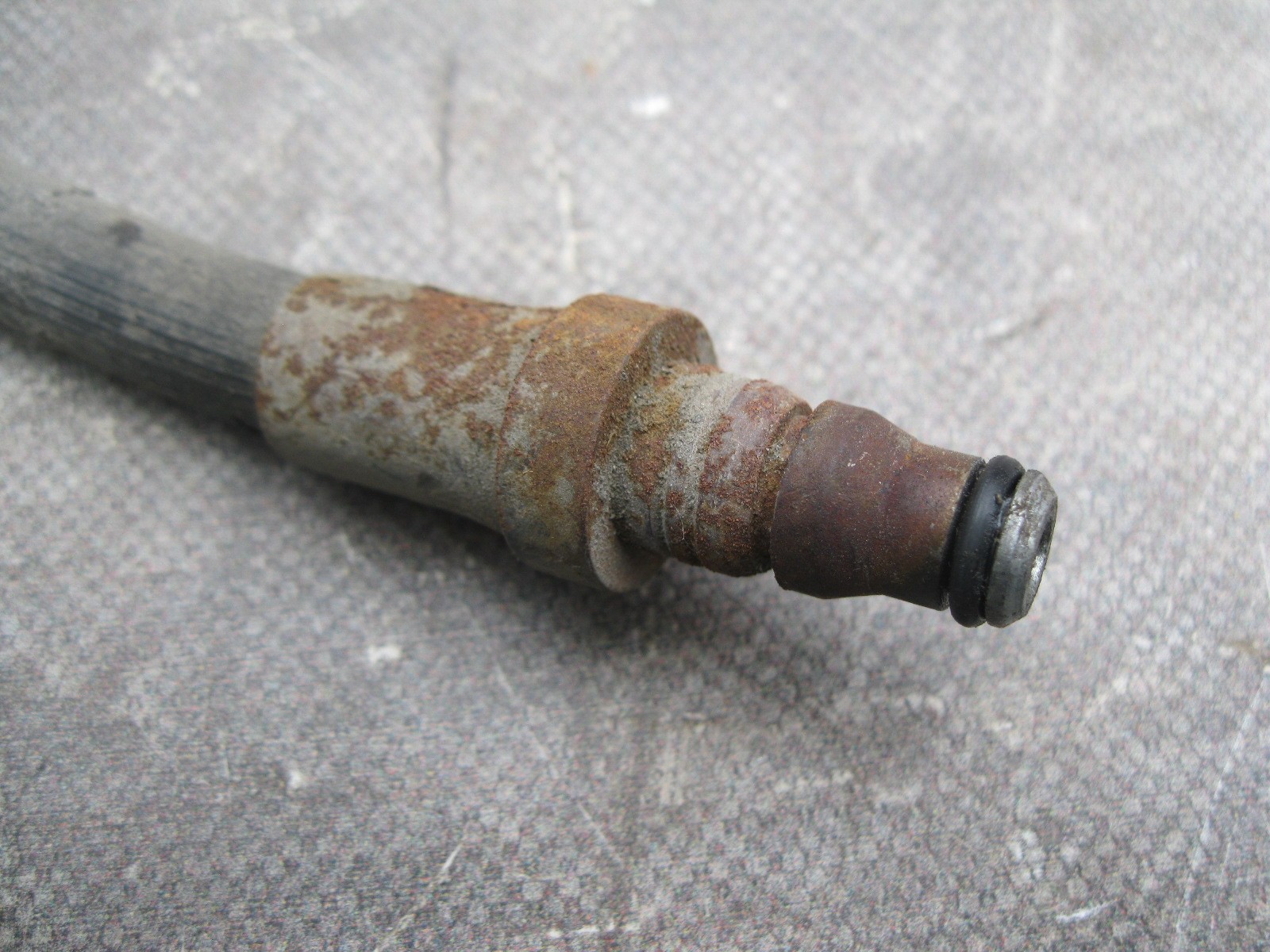 Ford Fusion Трубка сцепления. Купить по низкой цене на разборке. ID3588