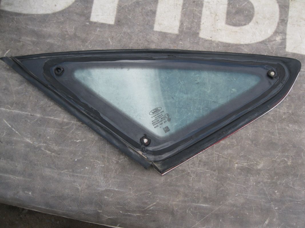 Ford Focus 3 Стекло глухое правое. Купить по низкой цене на разборке ...