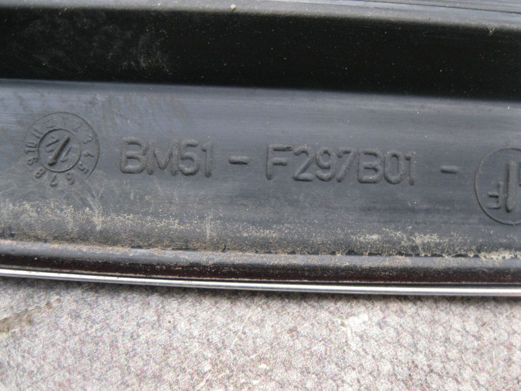 Ford Focus 3 Стекло глухое правое. Купить по низкой цене на разборке ...