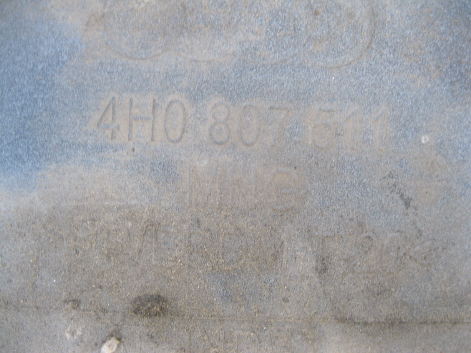 Audi A8 Бампер задний. Купить по низкой цене на разборке. ID3612