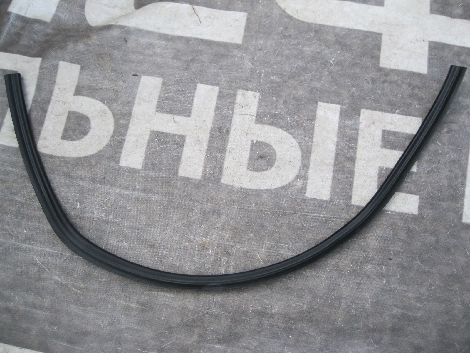 Volkswagen Touareg NF Уплотнитель капота. Купить по низкой цене на ...