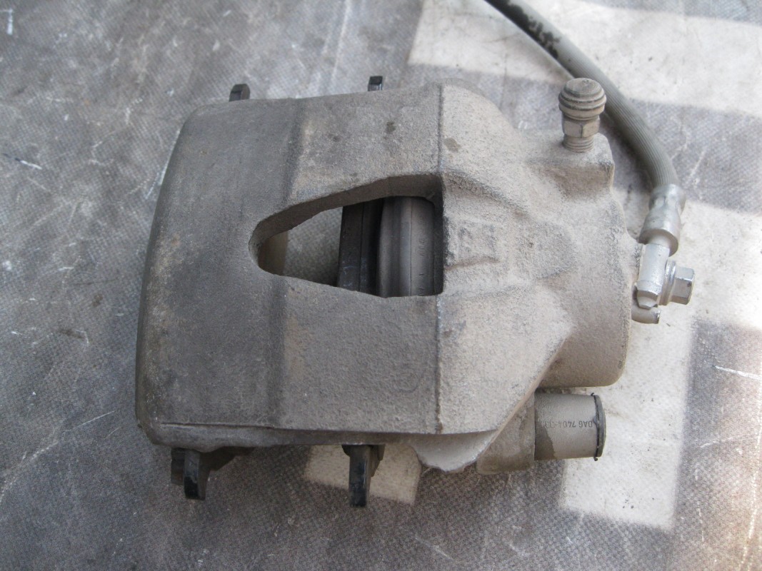 Volkswagen Golf 6 Суппорт передний правый. Купить по низкой цене на ...