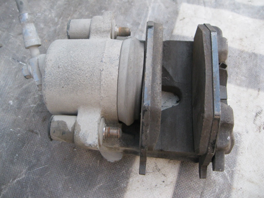 Volkswagen Golf 6 Суппорт передний правый. Купить по низкой цене на ...