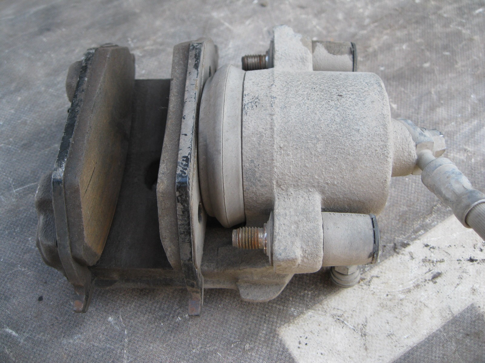 Volkswagen Golf 6 Суппорт передний правый. Купить по низкой цене на ...