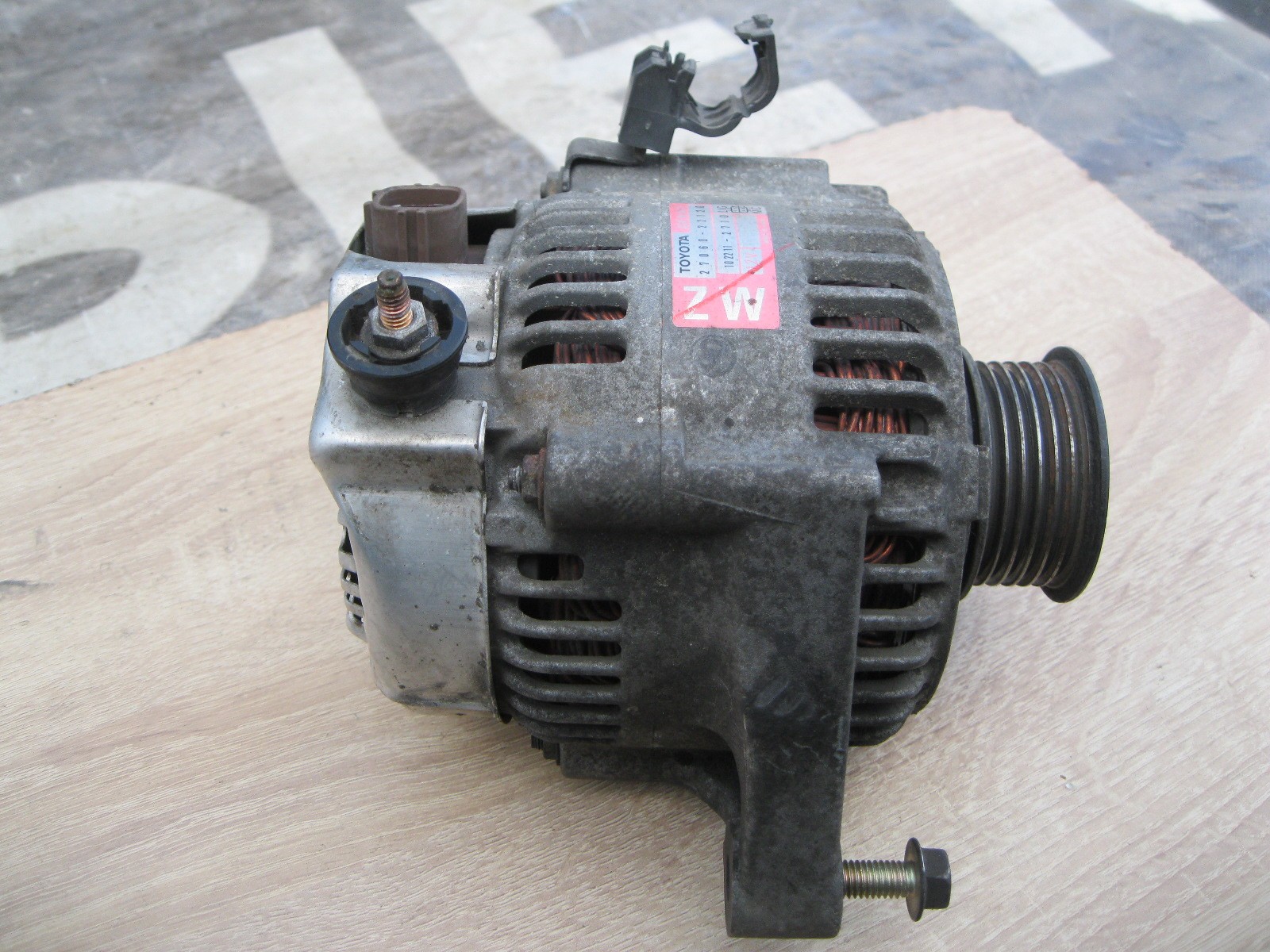 Toyota Premio Генератор. Купить по низкой цене на разборке. ID4052