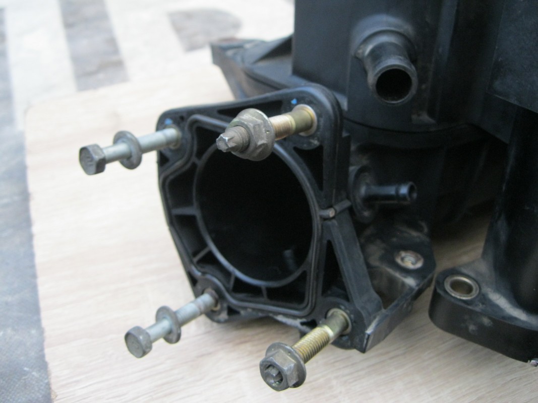 Toyota Avensis Коллектор впускной. Купить по низкой цене на разборке ...