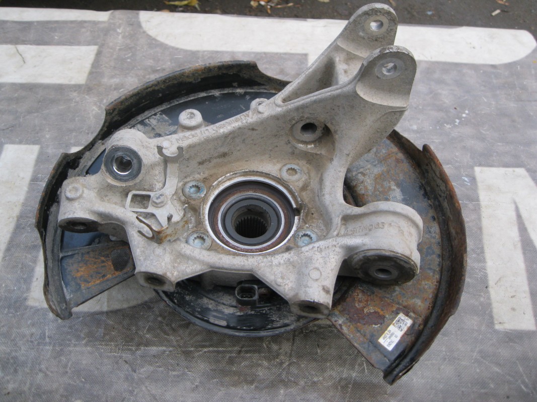 Volkswagen Touareg NF Кулак задний правый. Купить по низкой цене на ...