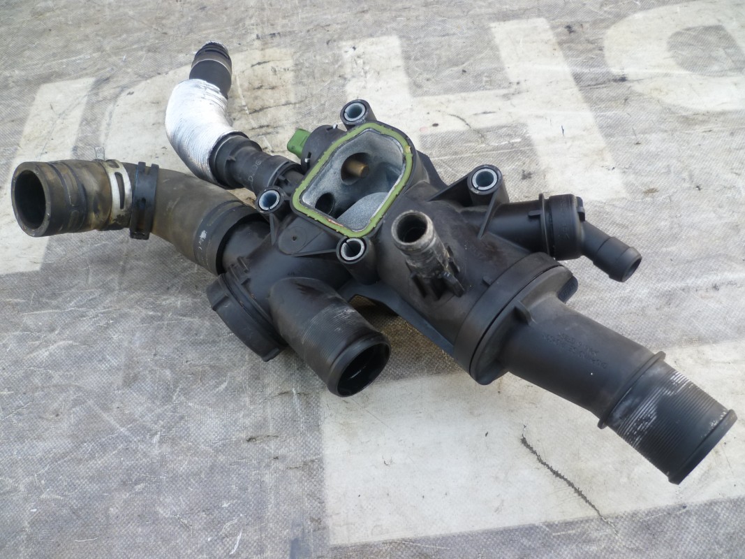 Ford Kuga Корпус термостата (Термостат). Купить по низкой цене на ...