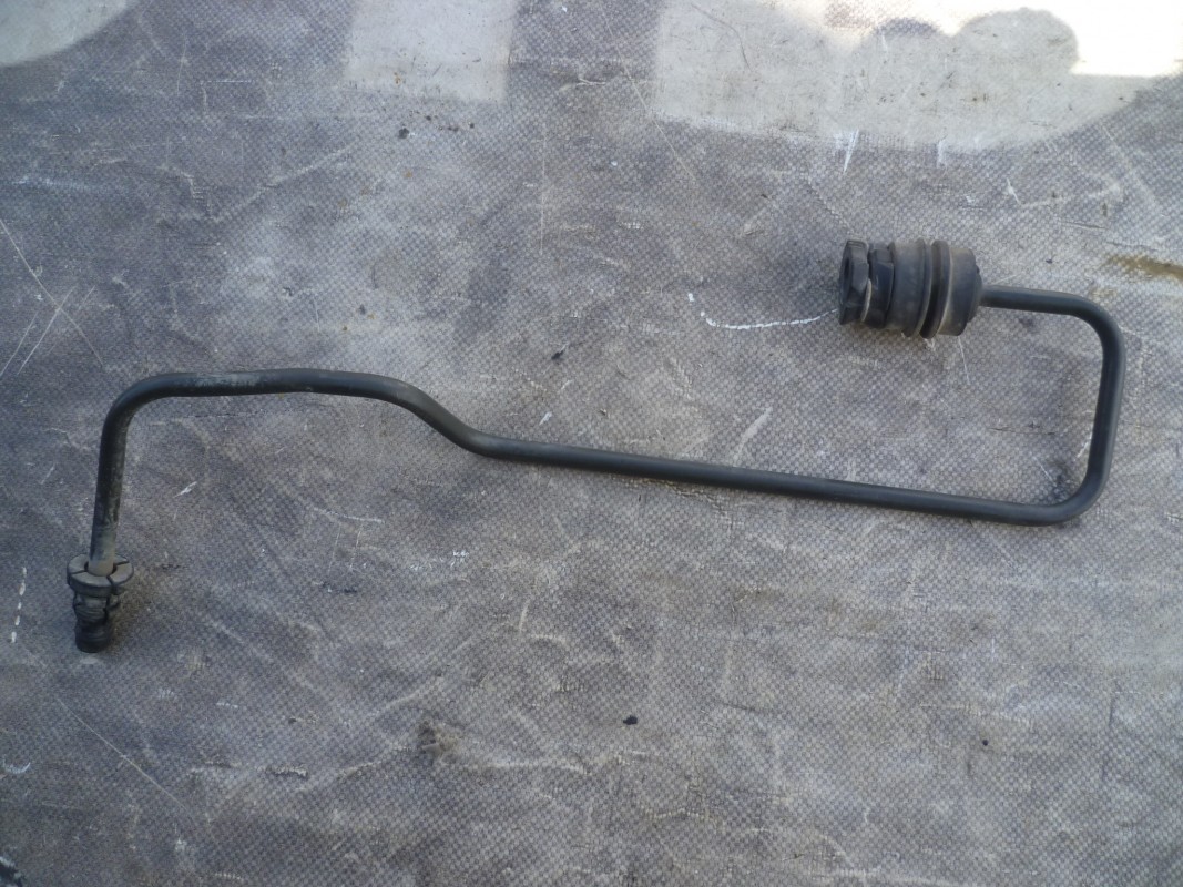 Ford Focus 2 Трубка сцепления. Купить по низкой цене на разборке. ID5026